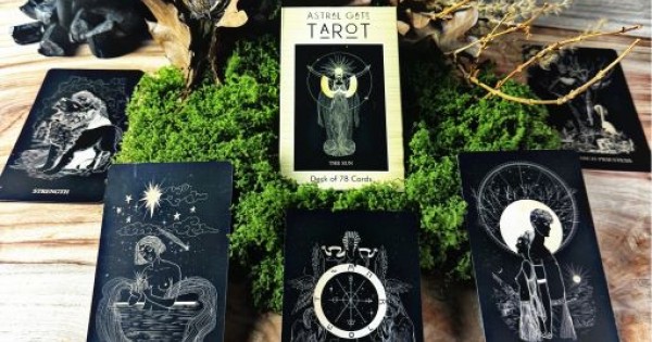 3013_Astral_Gate_Tarot-600x315w.jpg